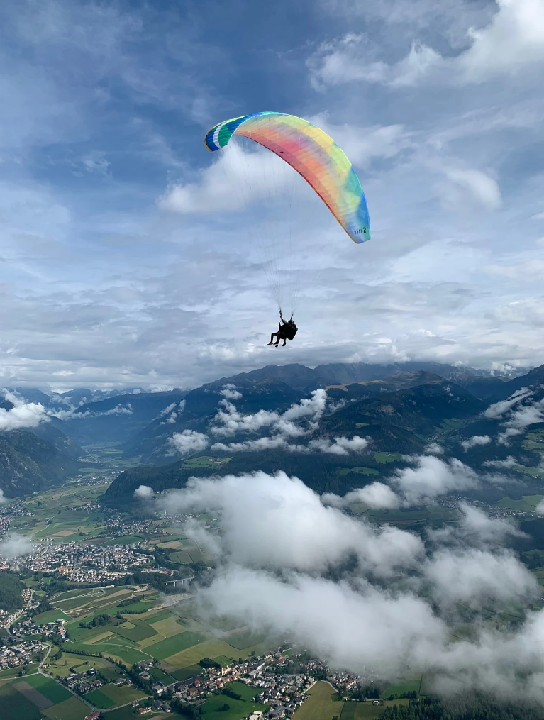 Tandem Paragliding over Pustertal - Thermal Flight | Fliagmo Plan de ...